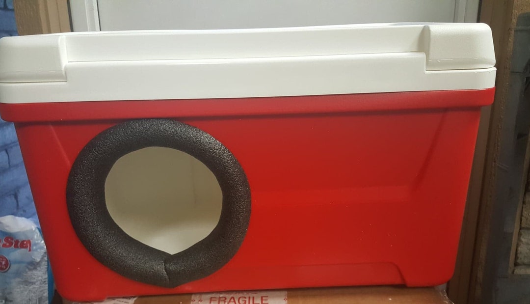 Outdoor Feral Cat Shelter House Pod Home Free Straw Bedding - Etsy