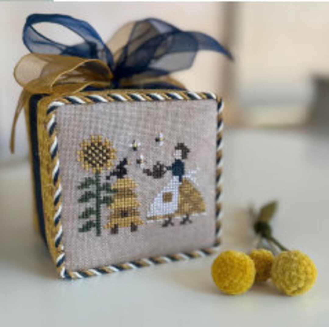 A HONEY of A FRILL * Heart in Hand * Cross Stitch Pattern-1 - Etsy