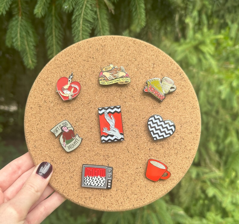 Twin Peaks Red Room Venus De Milo Enamel Pin Twin Peaks Pin, David ...
