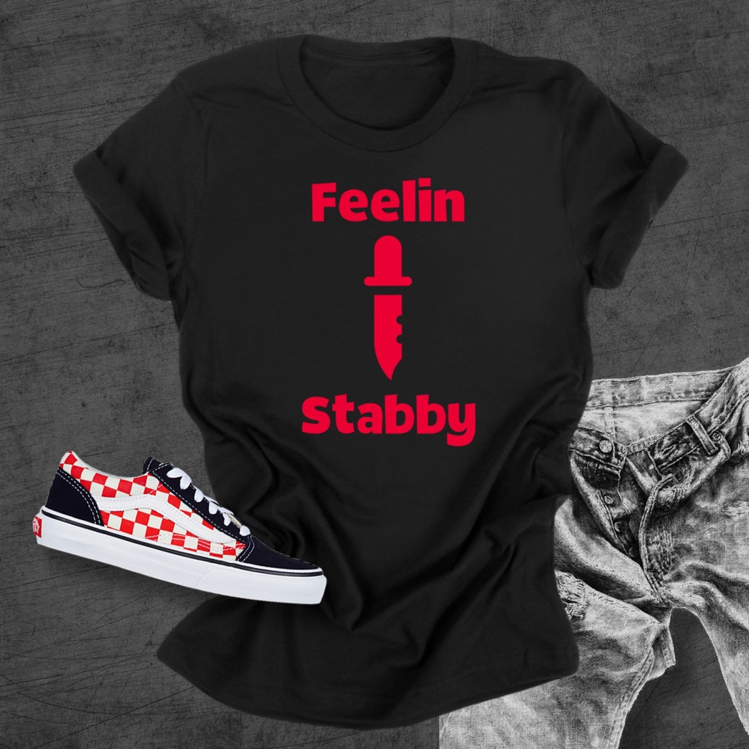 Feelin Stabby Camiseta roja y negra / Camisa Punk Goth Emo / Camiseta ...