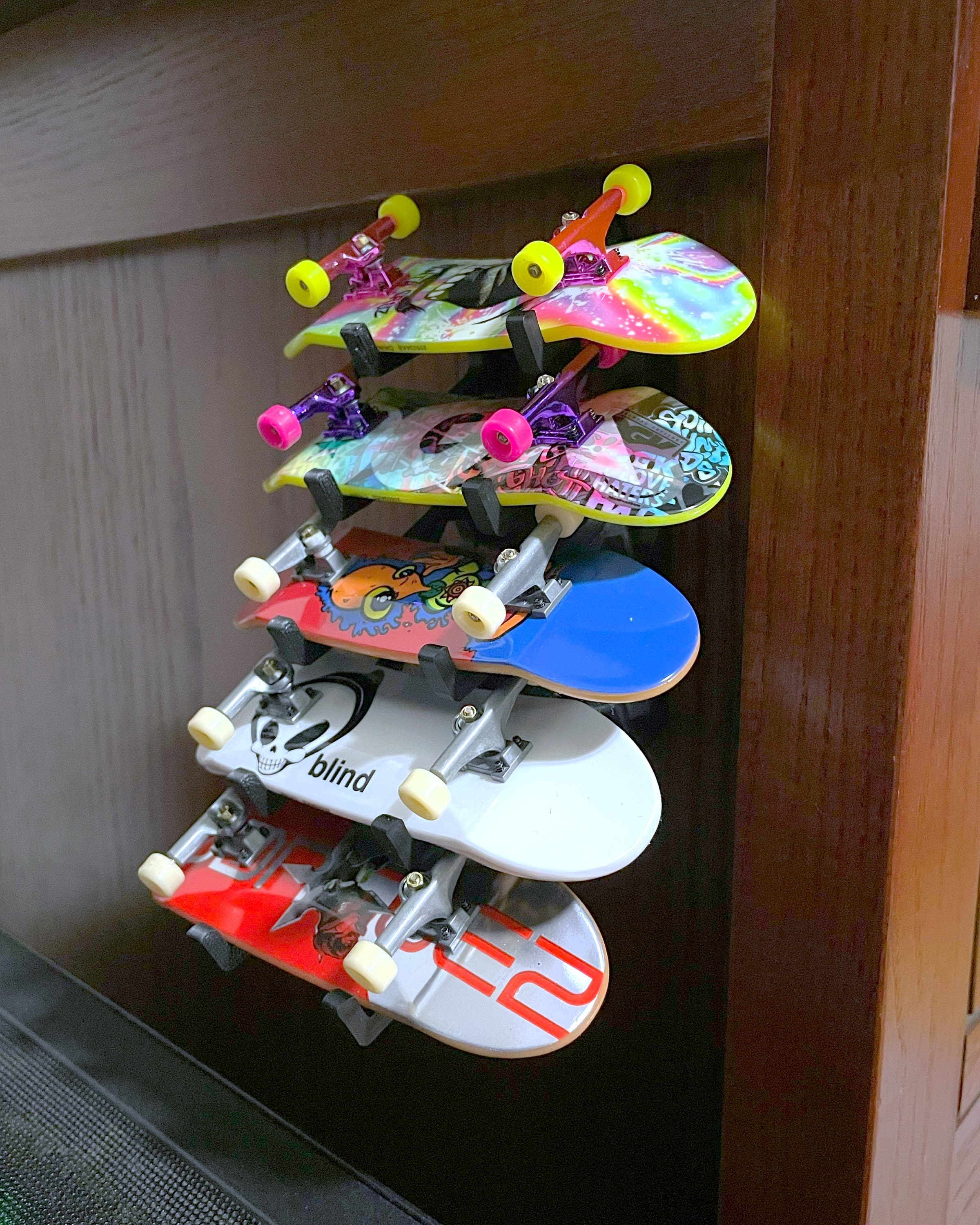 Mountable Rack for Finger Skateboard Showcases 5 Fingerboards - Etsy