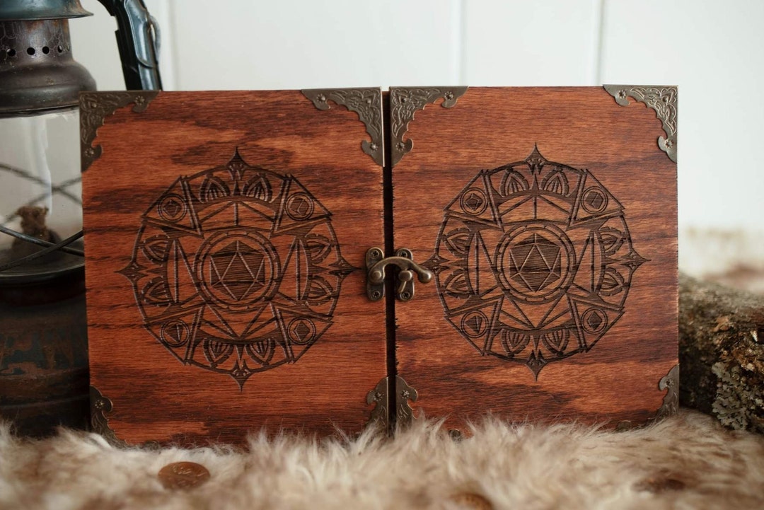 Slim Solid Oak DM Screen - Travel Size Rustic Oak Mini Wooden DM Screen ...