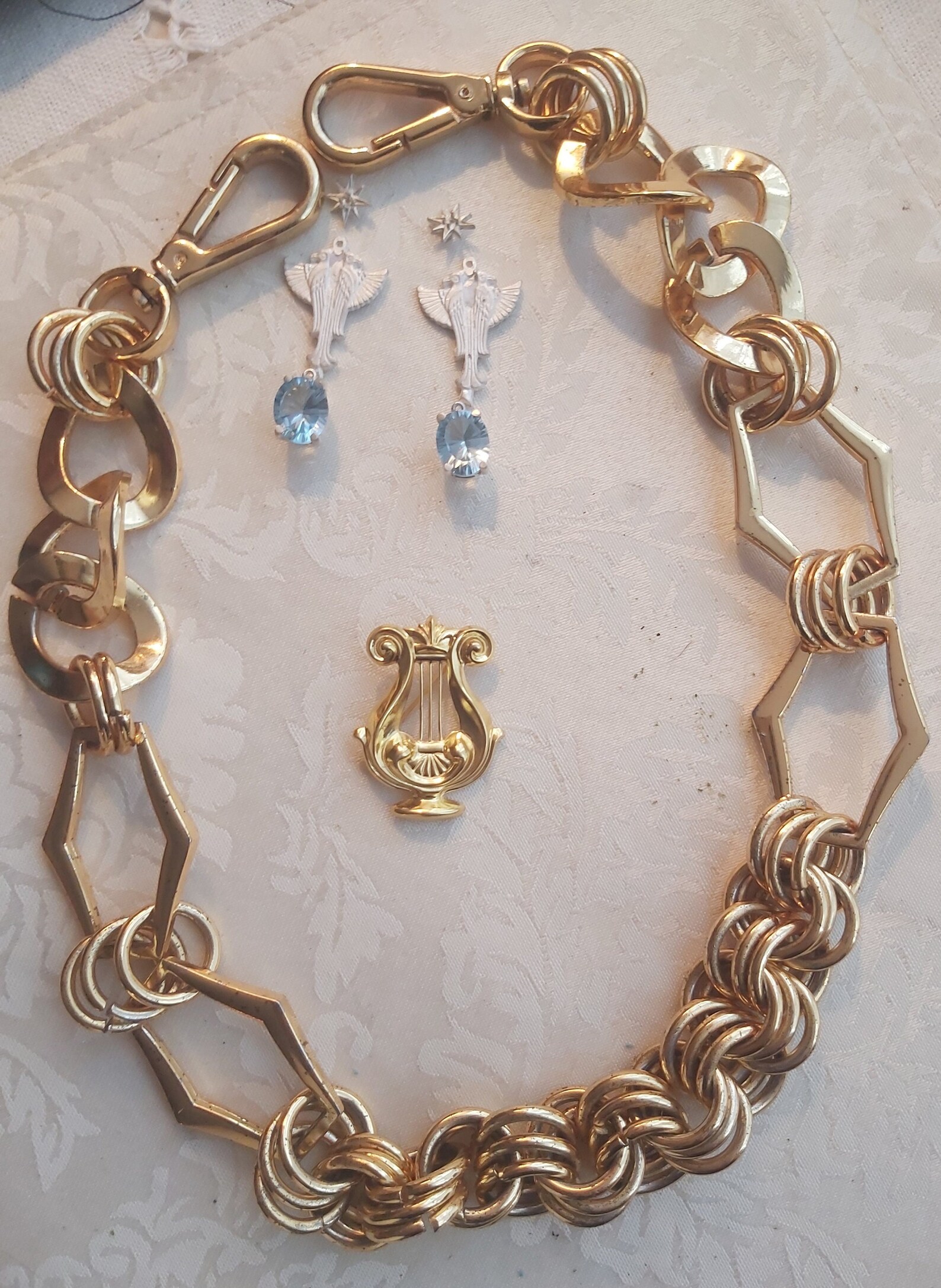 Musically Inspired a Golden Harp Pin - Etsy