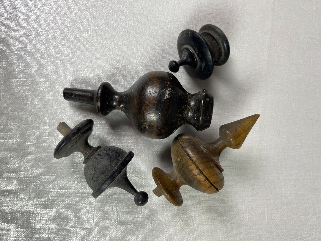 4 Vintage Finials of Old Wood - Etsy