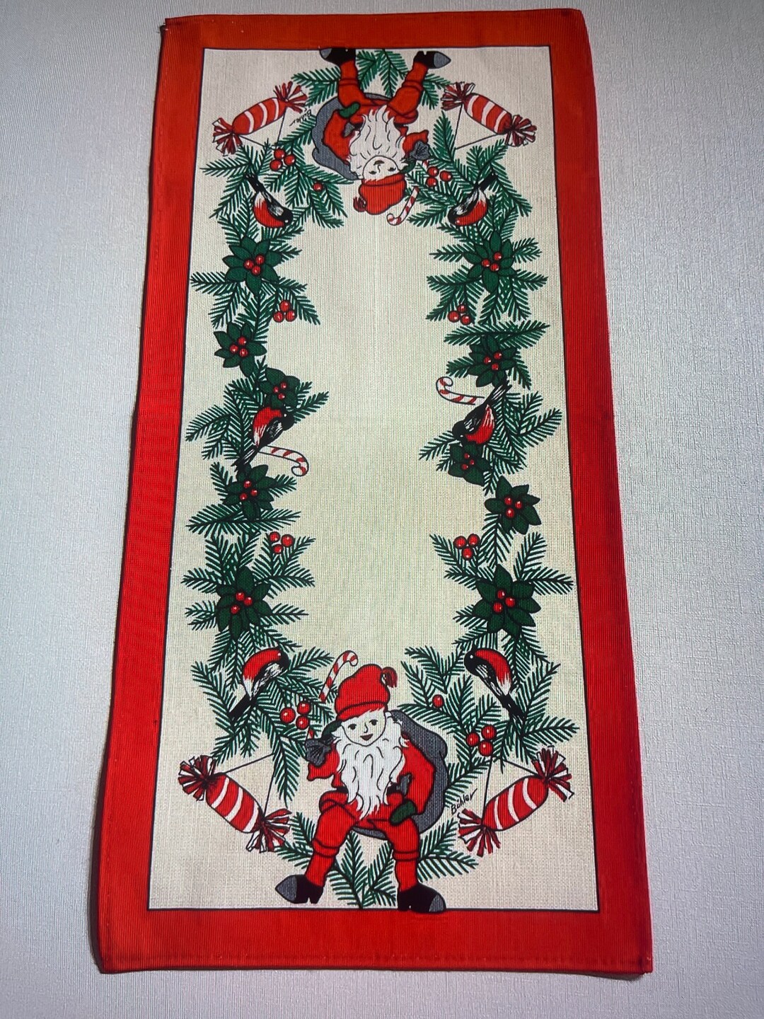 Retro Christmas Cloth With Printed Motif: Little Santas - Etsy