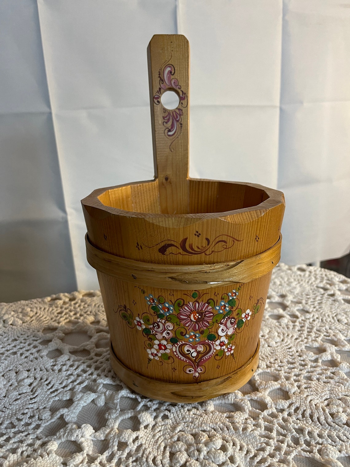 Handmade Vintage Wall-hung Flower Pot Made of Wood and Hand Painted ...