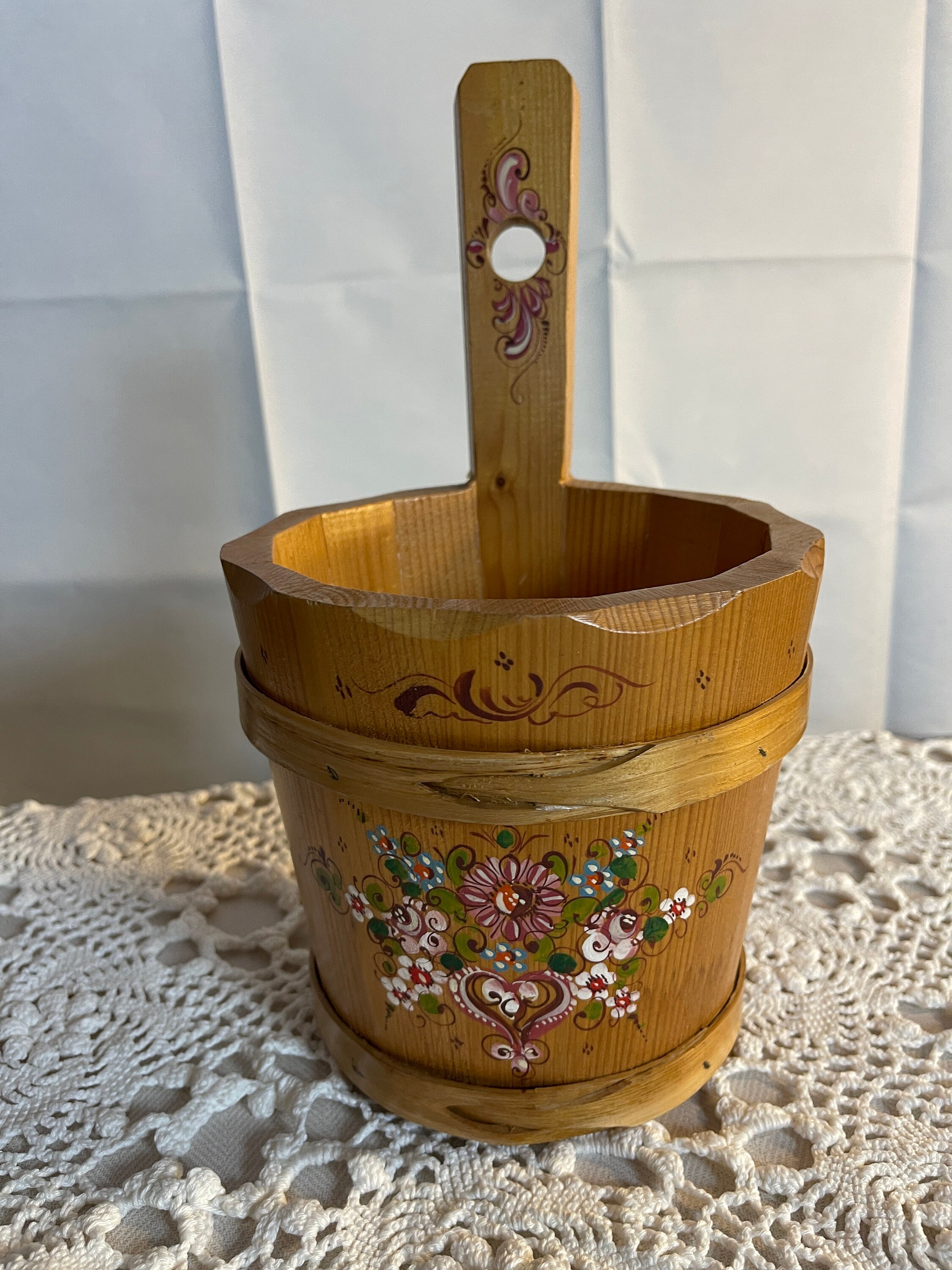 Handmade Vintage Wall-hung Flower Pot Made of Wood and Hand Painted ...