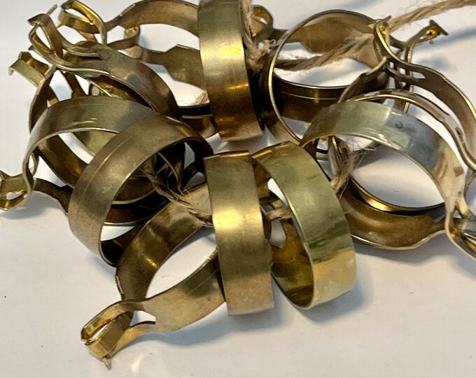 Set of 15 Vintage Curtain Rings and Claw Clips Vintage Brass - Etsy