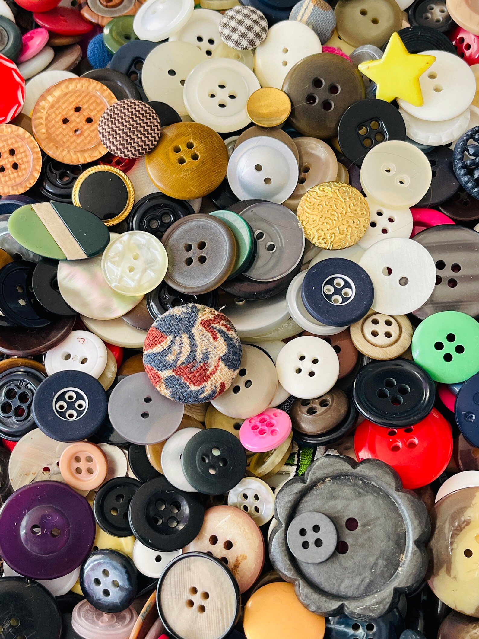 Mixed Lot of Buttons New, Used and Vintage, Various Sizes & Types for ...