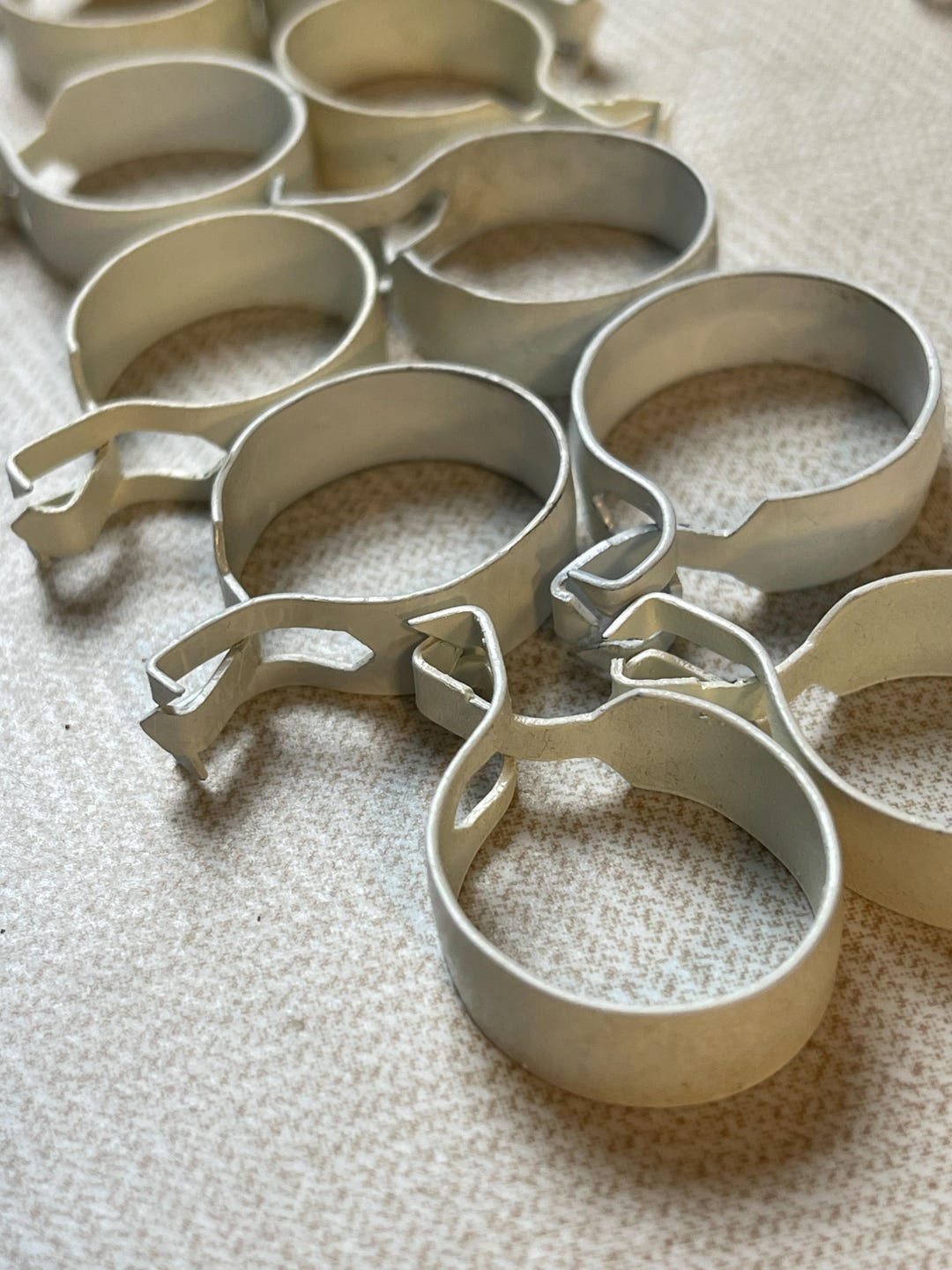 Set of 10 Vintage Curtain Rings and Claw Clips, Vintage Drapery Holders ...