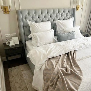 Luxurious Chesterfield Quilted Capitone Upholstered Panel Headboard ...