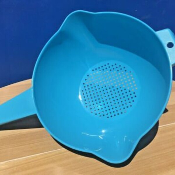 Tupperware Colander - Etsy