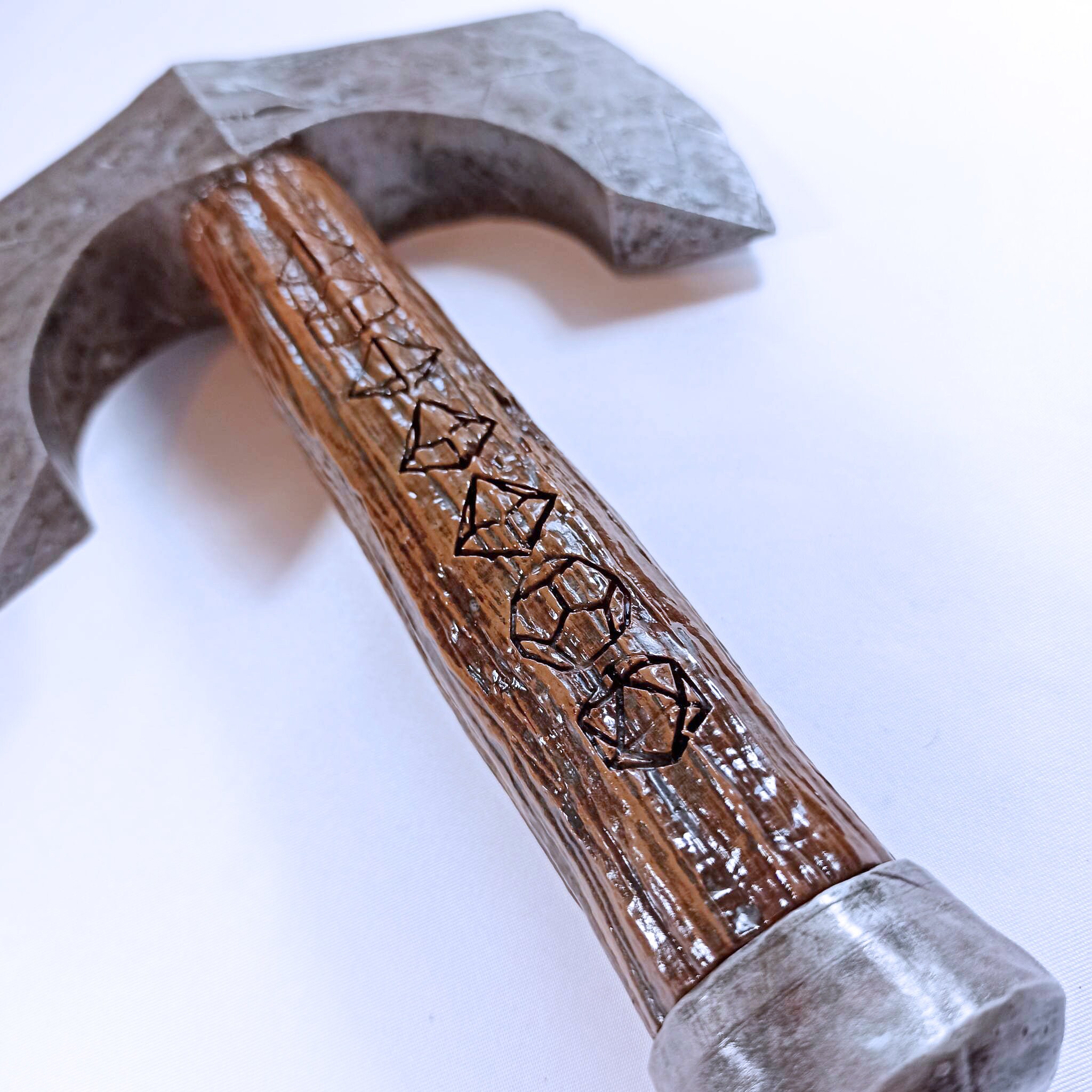 Dice Holding Axe Battle-worn Elegance, Store 7 Polyhedral Dice ...