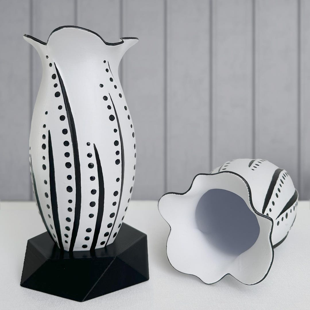 Hand Painted Polka Dot Vase, 3D Printed Ruffle Rim Decor, for Dry ...