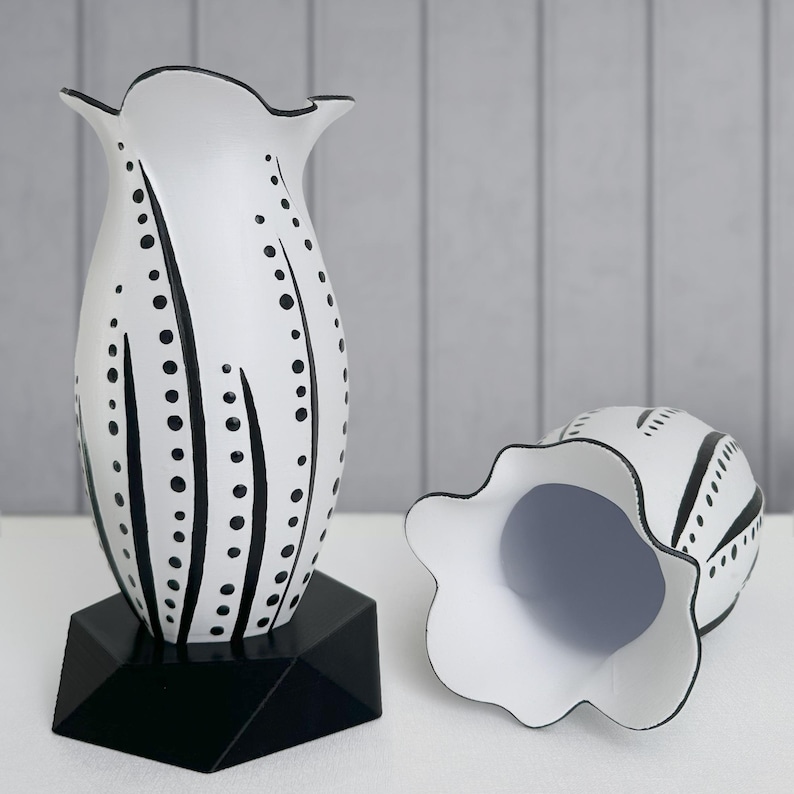 Hand Painted Polka Dot Vase, 3D Printed Ruffle Rim Decor, for Dry Flowers - Etsy
