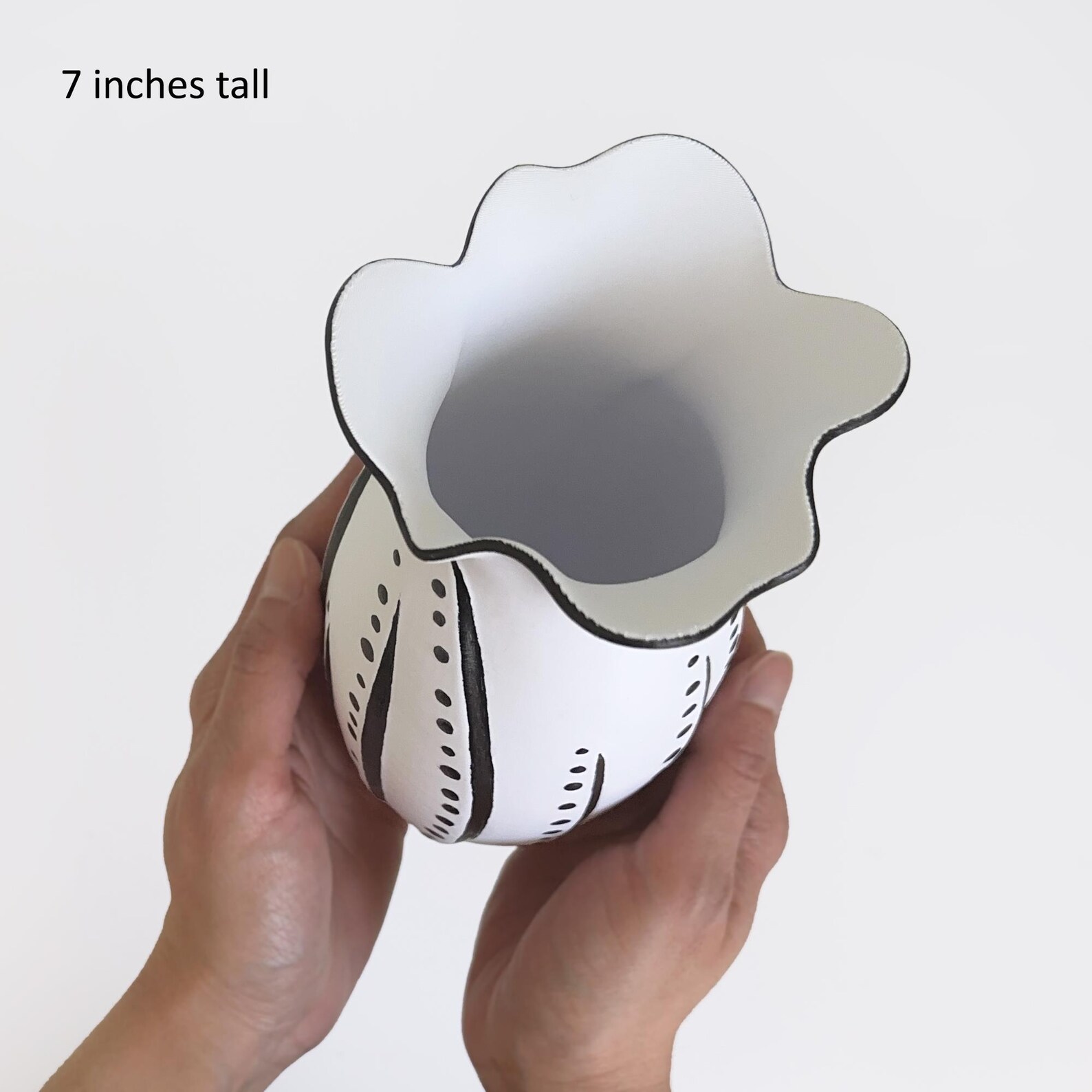 Hand Painted Polka Dot Vase, 3D Printed Ruffle Rim Decor, for Dry Flowers - Etsy