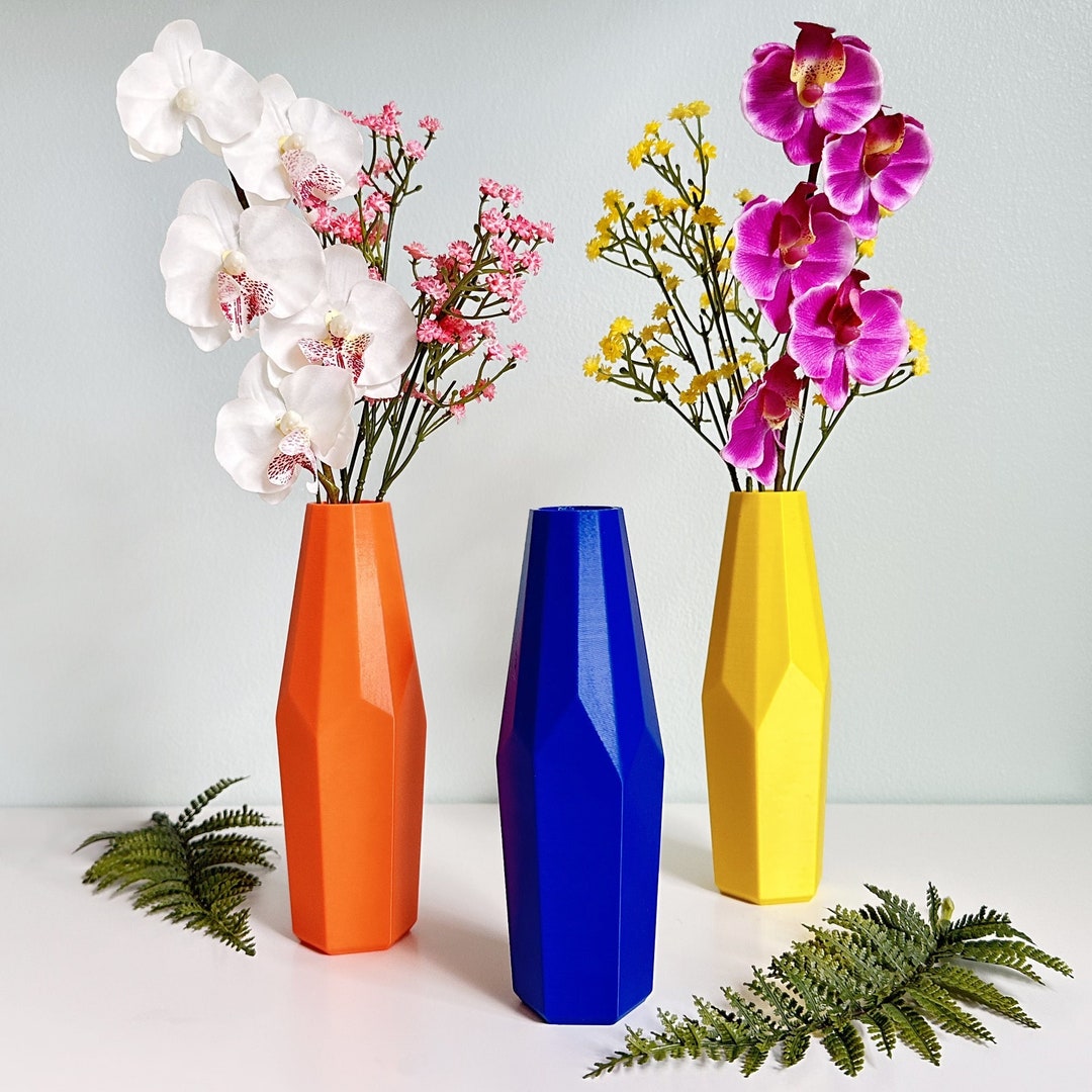 Modern Geometric 3D Printed Vase for Dry Flowers, Colorful Vase in Blue ...