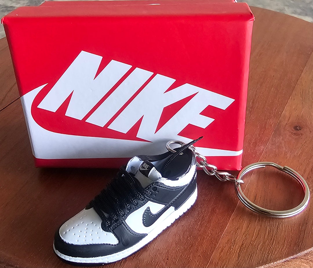 3D Mini Sneaker Keychain, Mini Shoe Keychain With Box red,white & Black ...
