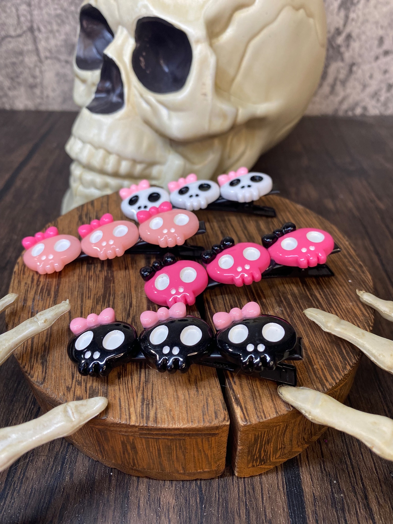 Halloween Skull Hair Clips: Kawaii Pastel Goth Bow Clip - Etsy