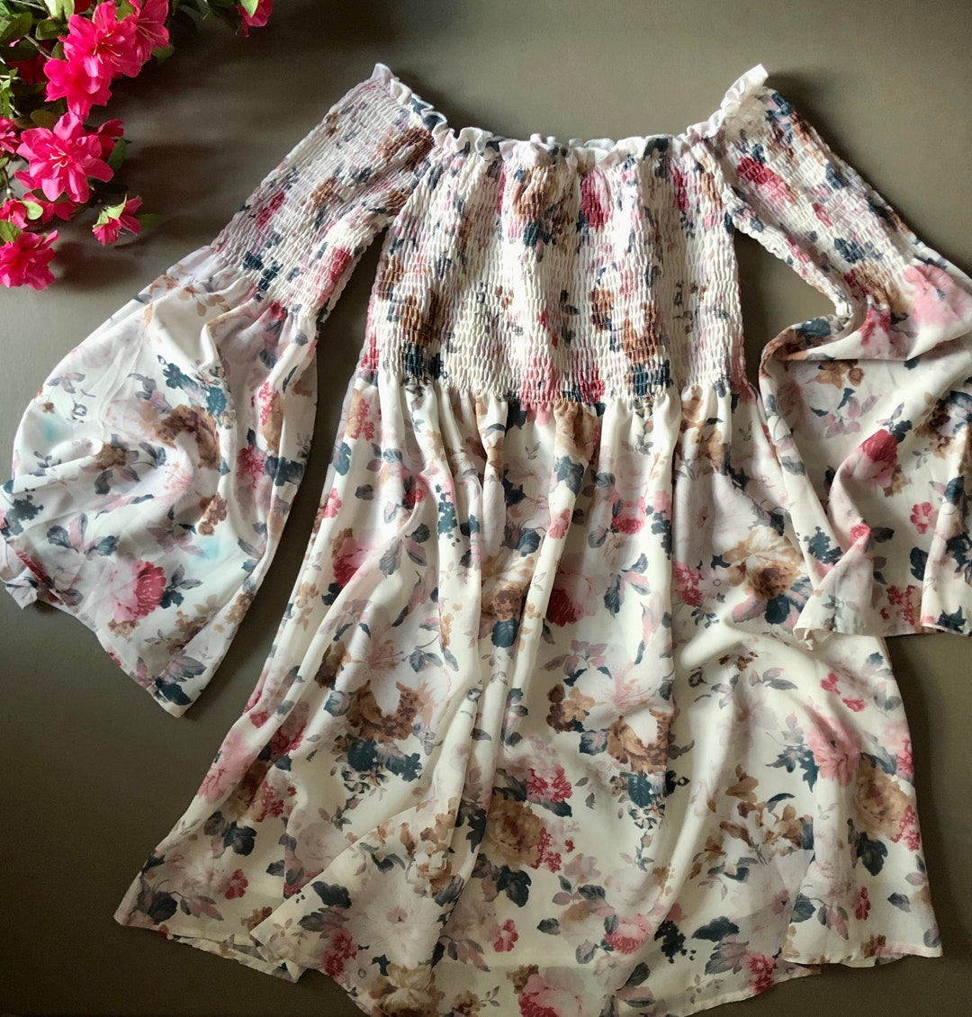 Flower Vintage Top off Shoulder, Sweetheart, 3/4 Bell Sleeves Woman's ...