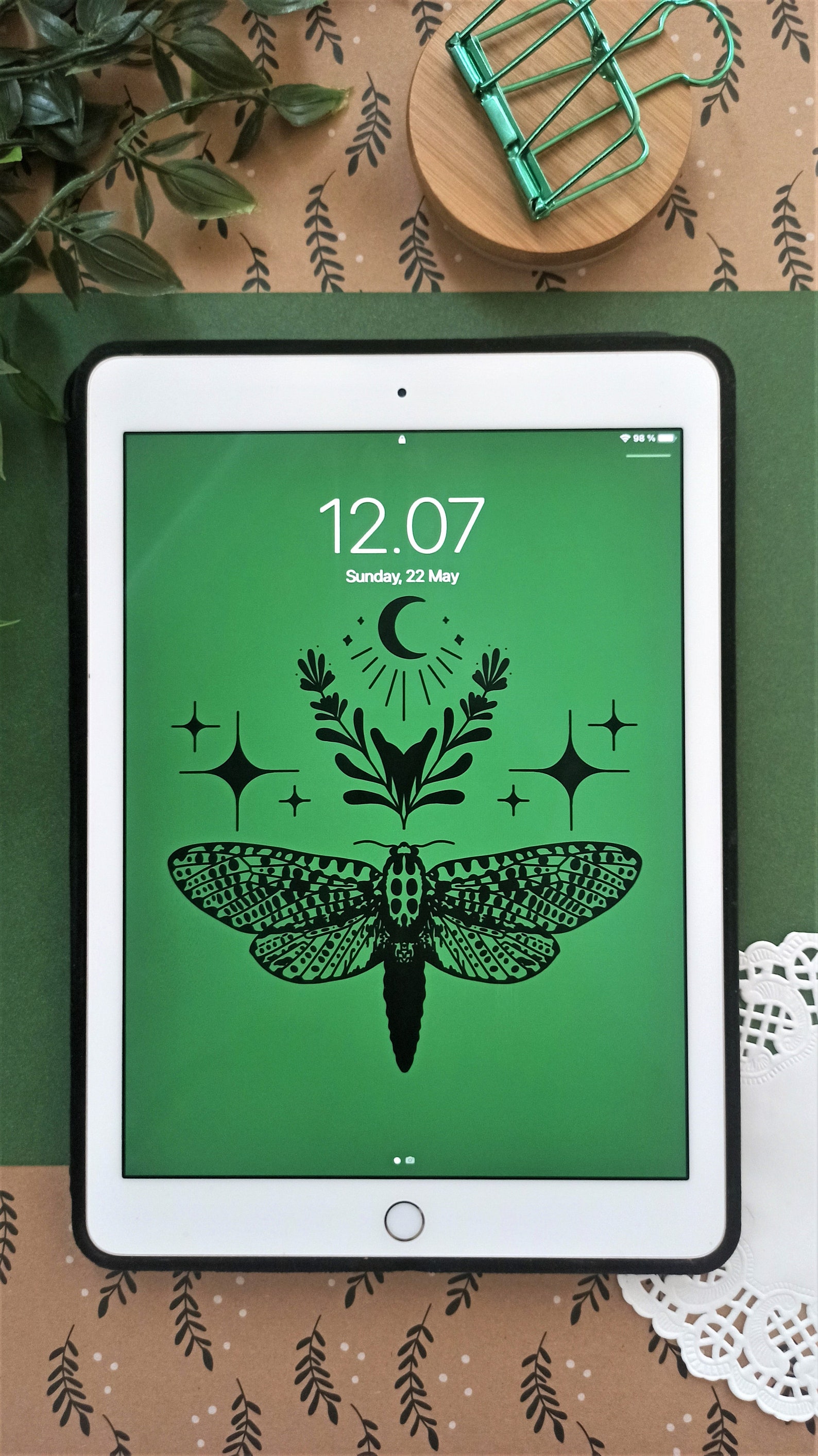 Celestial Moth iPad Phone Wallpaper / Gothic Digital Illustration ...