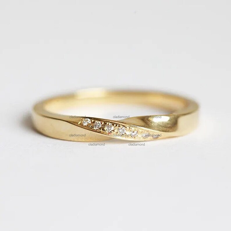 14K Gold Mobius Ring, Twist Wedding Ring With Elegant Mossanite Diamond ...