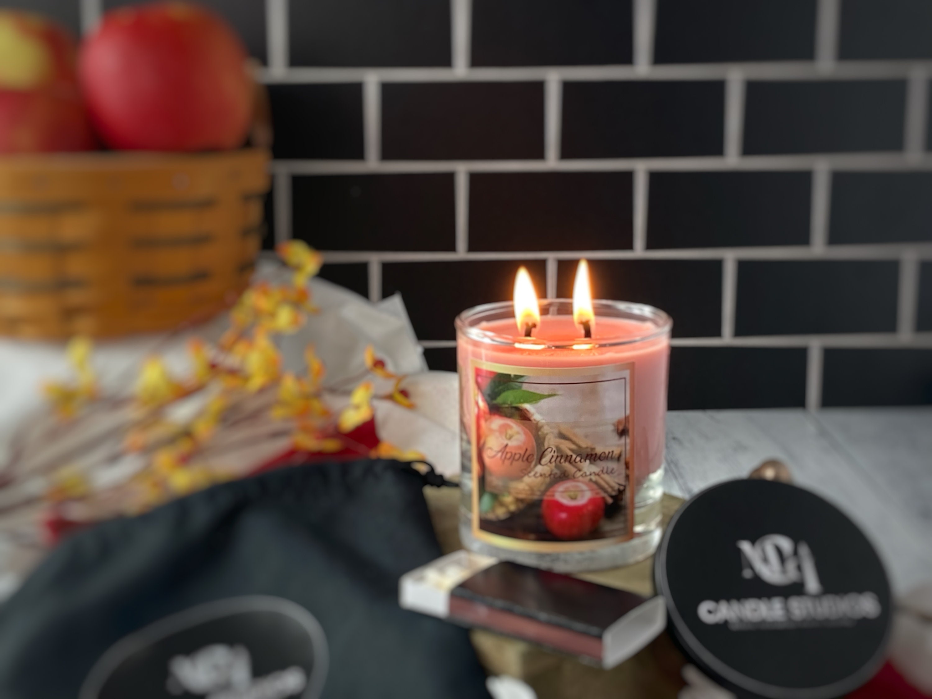 Enjoy Spicy Scents of Cinnamon and the Sweetness of Apples in Our Apple ...