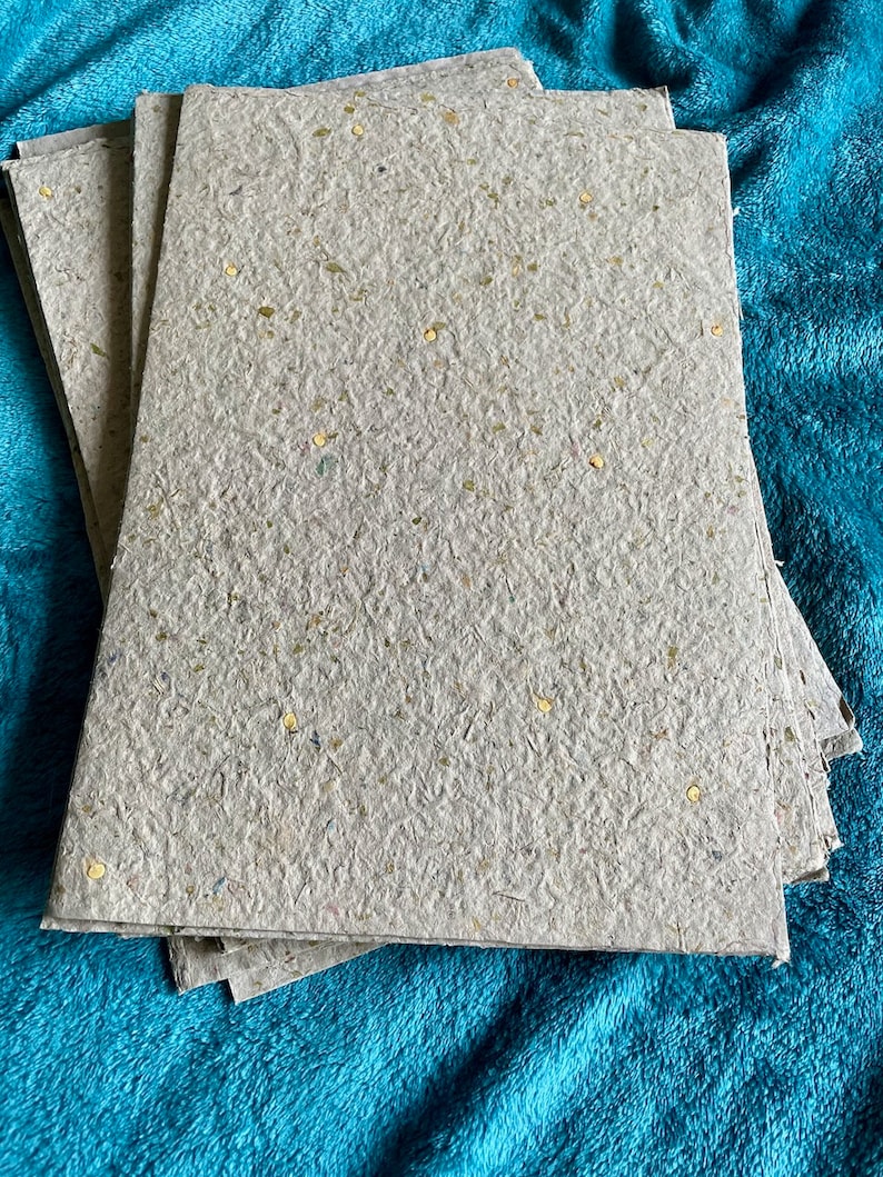 Handmade Recycled Plantable A4 Papers (natural Leafs, Flower Battles ...