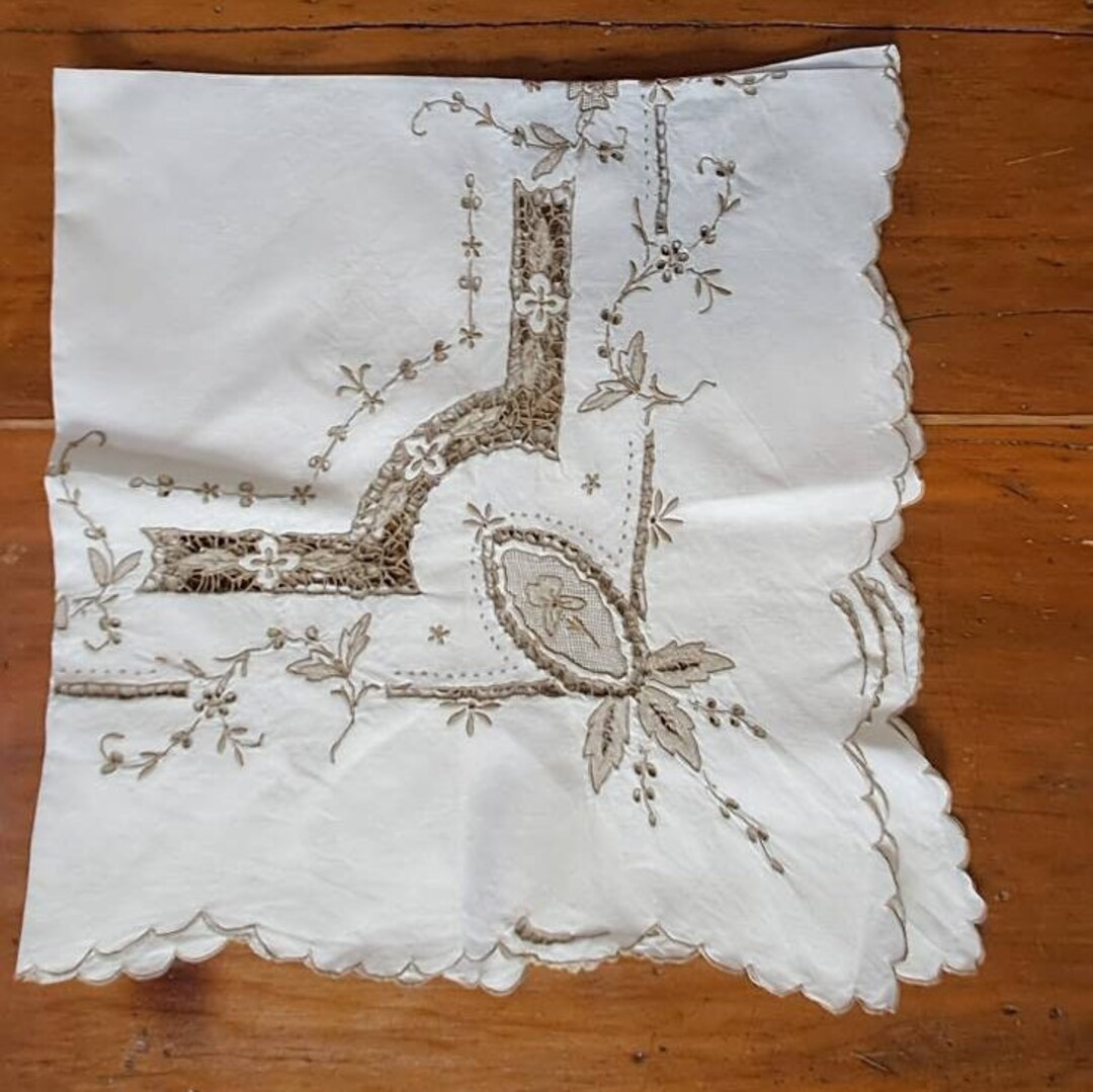 Vintage Cotton Embroidered Cutwork Tablecloth - Etsy