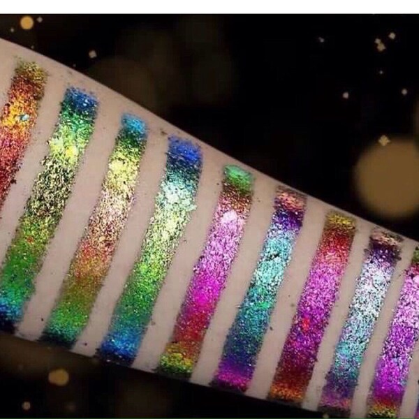 Chrome Flakes Eyeshadow - Etsy