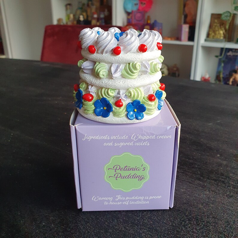 Harry Potter Aunt Petunias Pudding Cake Pie Statue - Etsy
