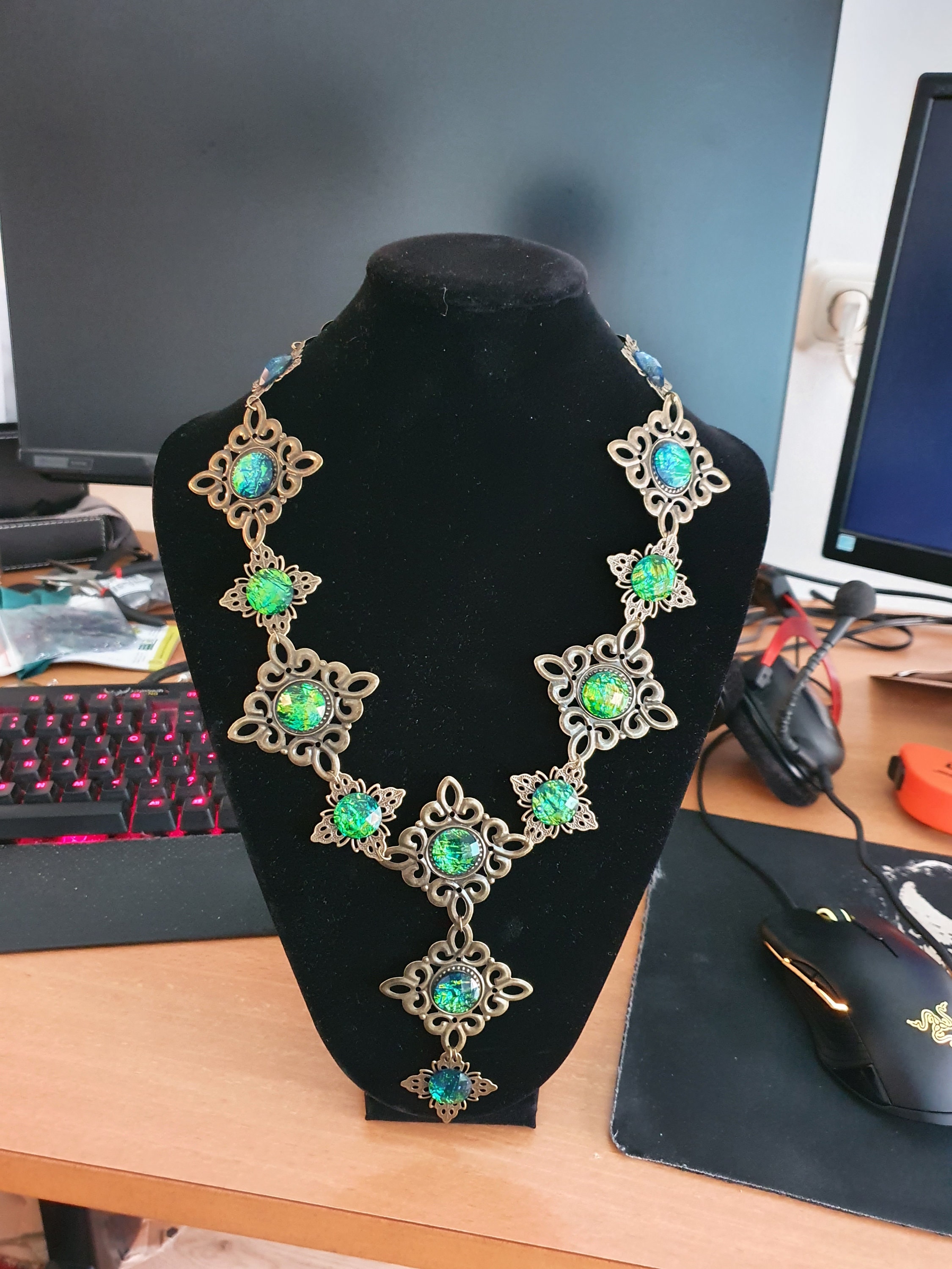 Opal Necklace + Black Bust Harry Potter Inspired - Etsy