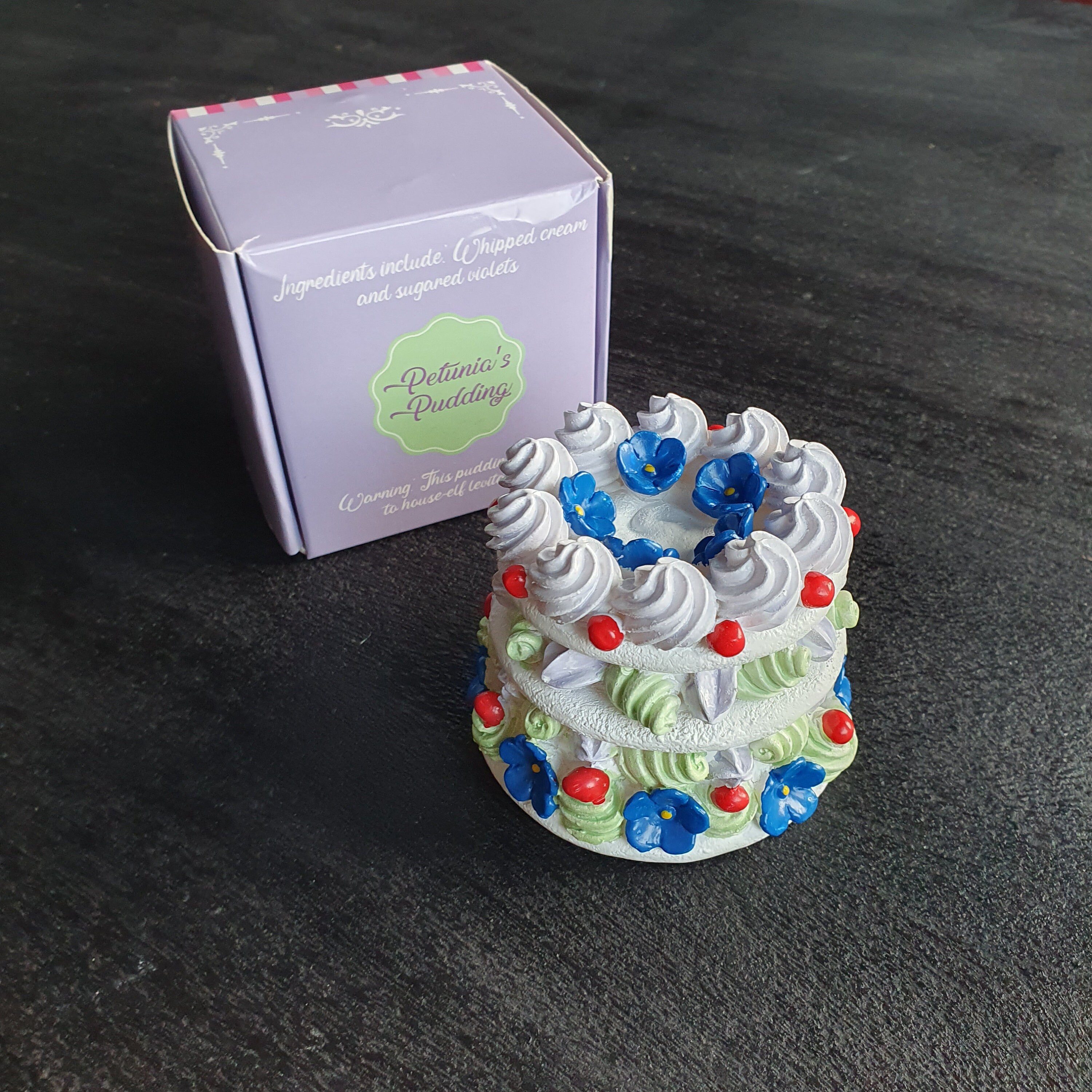 Aunt Petunias Pudding Cake Pie Statue Decoration Harry Potter Inspired ...