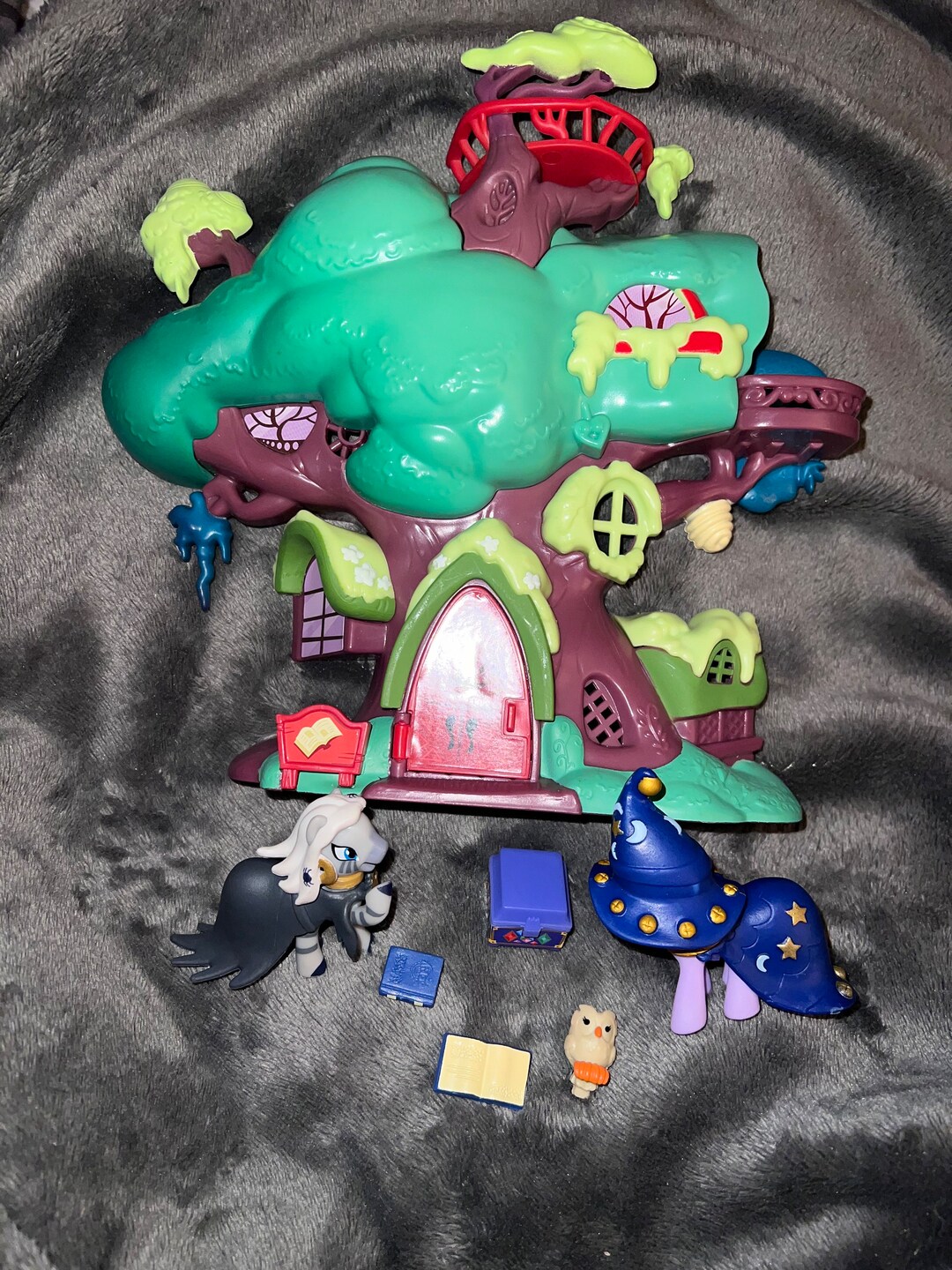 My Little Pony Golden Oak Library Tree House Twilight Sparkle Almost ...