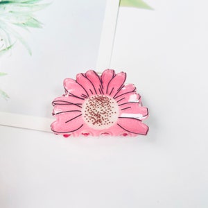 Pink Daisy Hair Clips for Women, Adorable Flower Hair Claws, Acrylic ...