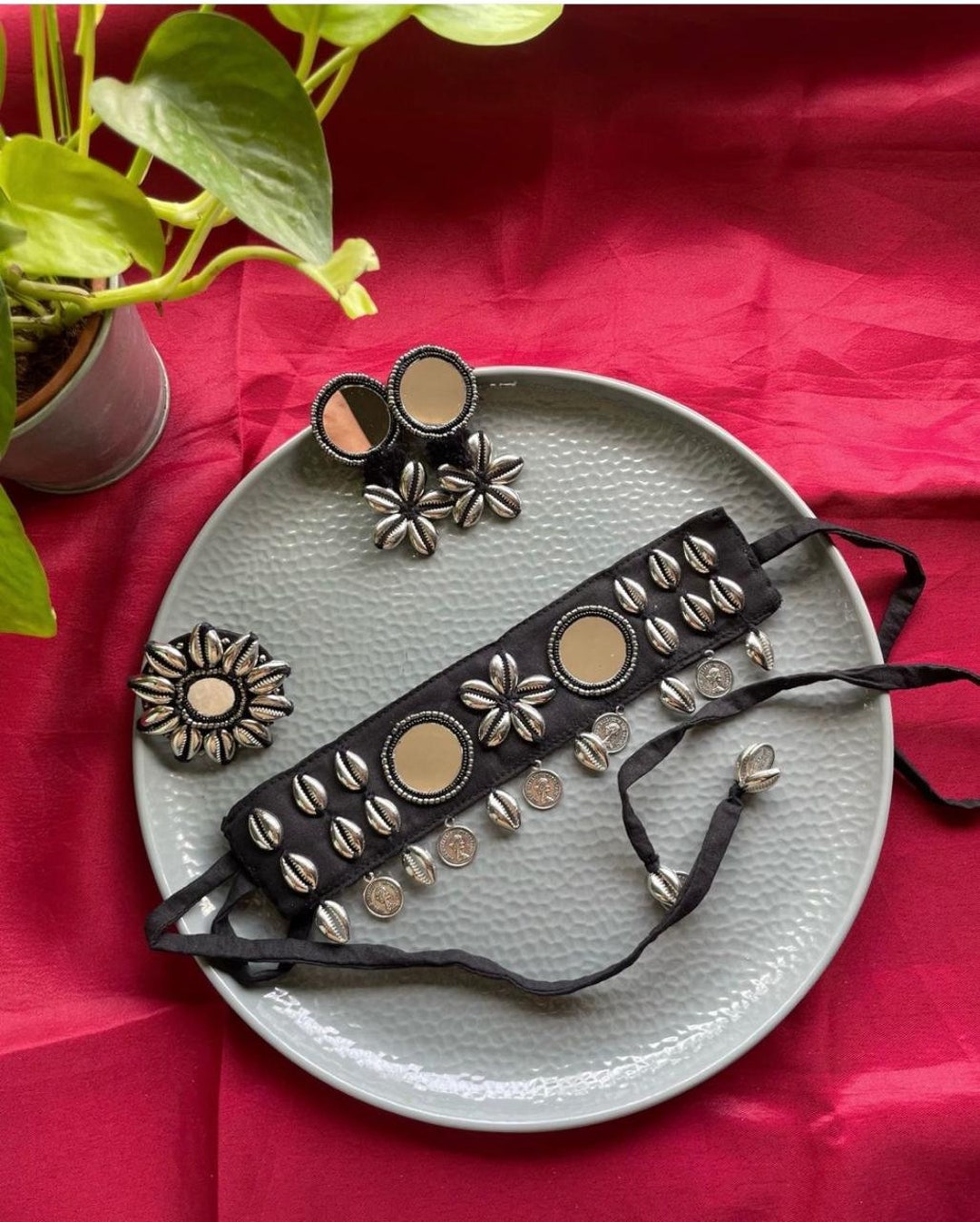 5 Unique Choker Set for Women, Mirror & Shell Choker, Earrings and Ring ...
