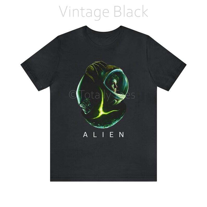 ALIEN Movie T Shirt Tshirt T-shirt Vintage Aesthetic Tee Movie Shirt ...