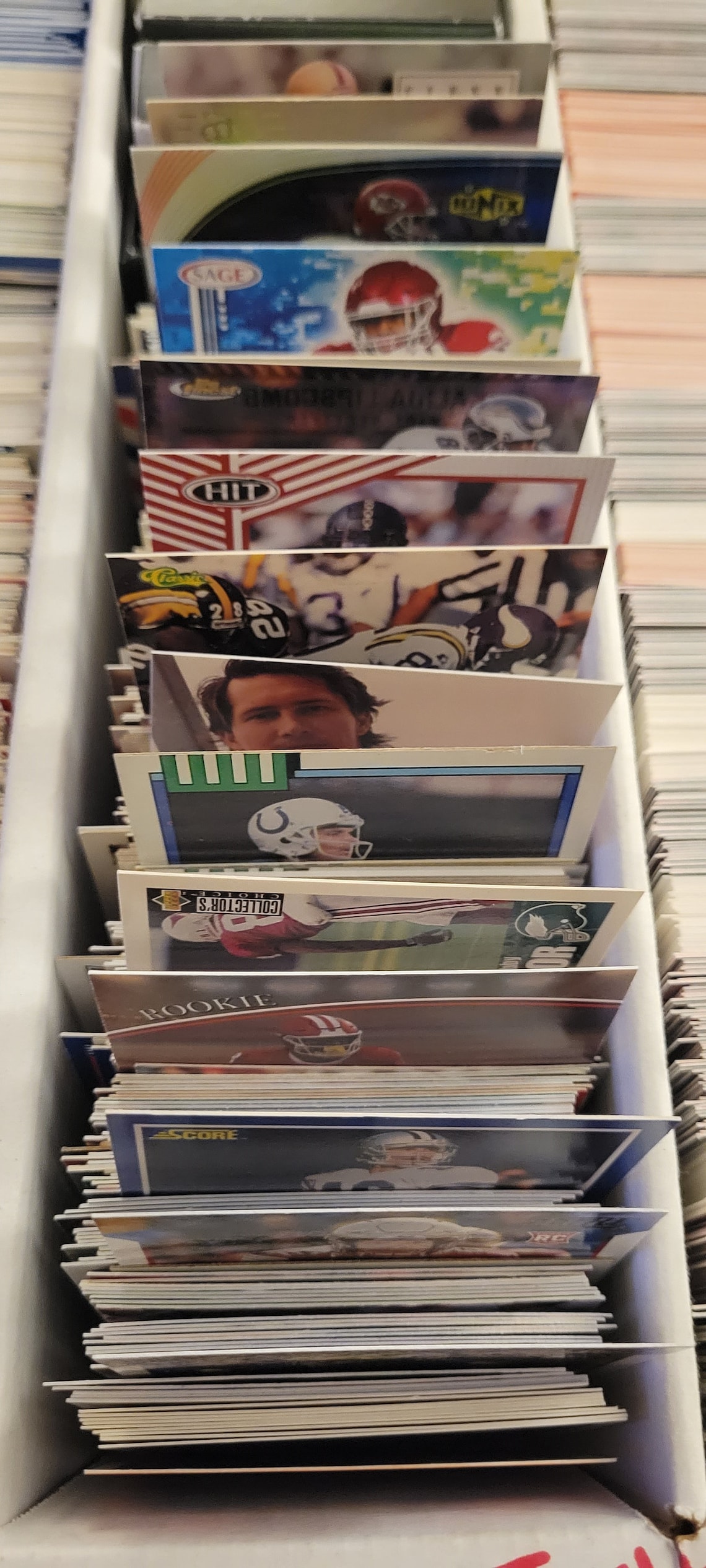 100 Assorted NFL FOOTBALL Sports Trading Cards! National Football ...