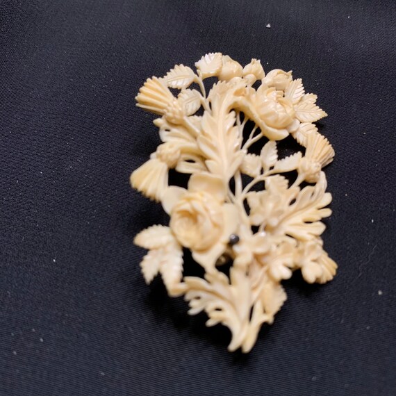 Antique 1800‘s Victorian Carved Bovine Bone English F… - Gem