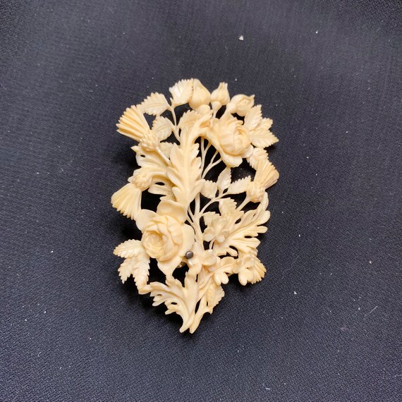 Antique 1800‘s Victorian Carved Bovine Bone English F… - Gem