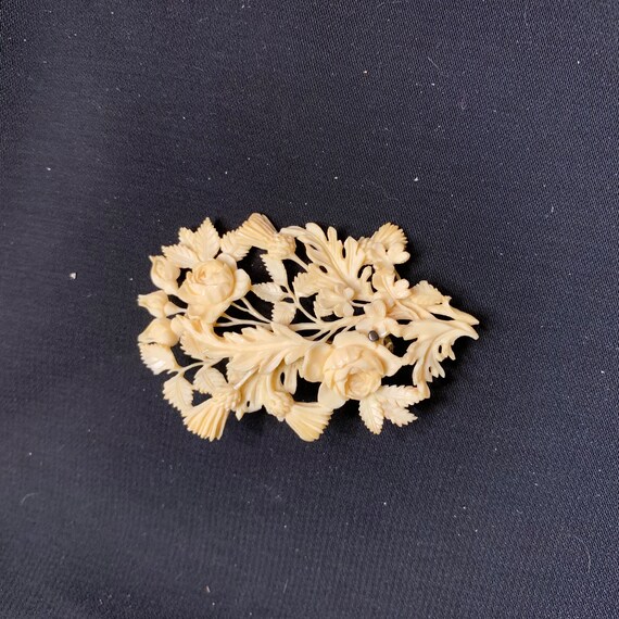 Antique 1800‘s Victorian Carved Bovine Bone English F… - Gem