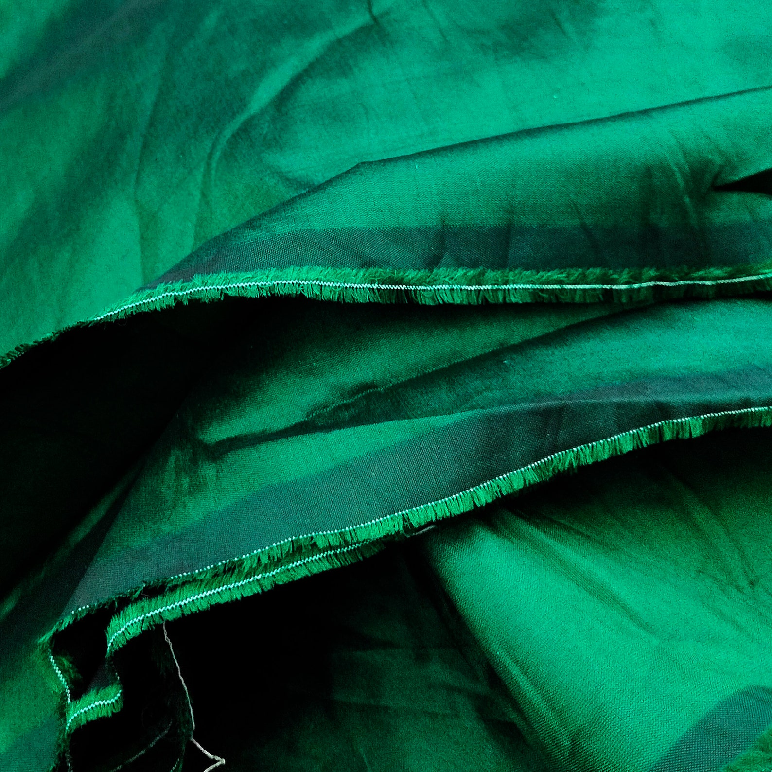 Emerald Green Taffeta Fabric, Taffeta Silk Fabric, Taffeta Polyester ...