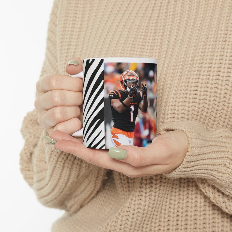 Ja'marr Chase Flipping off With Middle Finger Minkah - Etsy