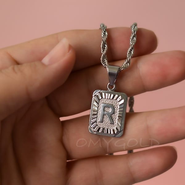 Letter R Necklace - Etsy