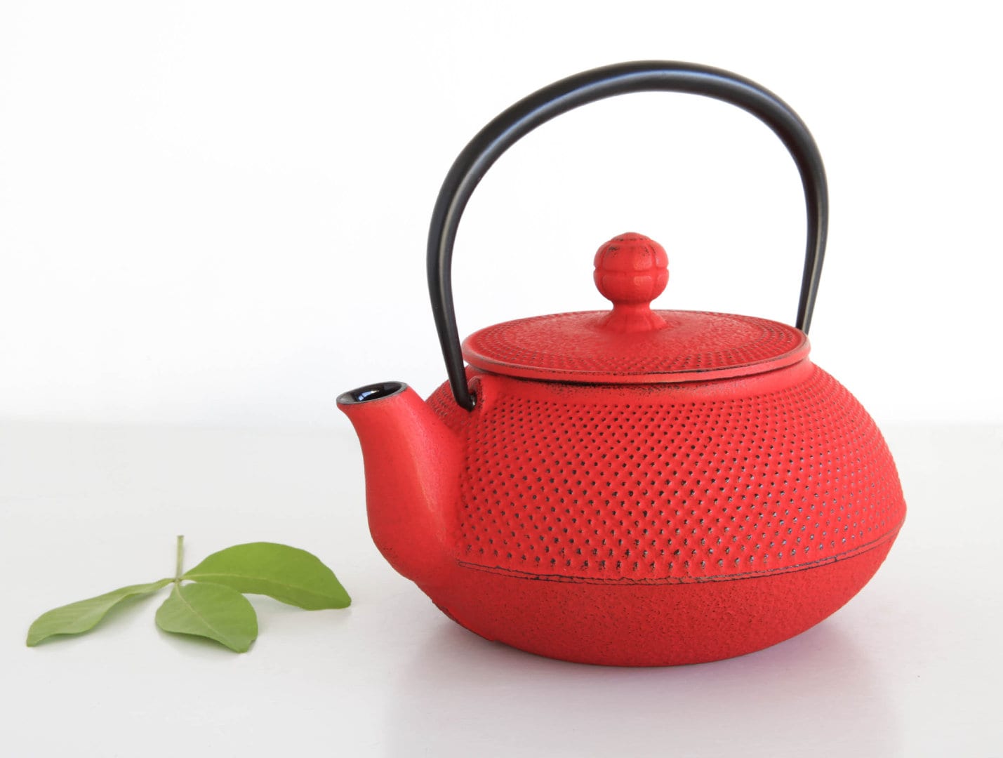 Arare Teapot Red 600ml Japanese Handmade Cast Iron Teapot Perfect for ...