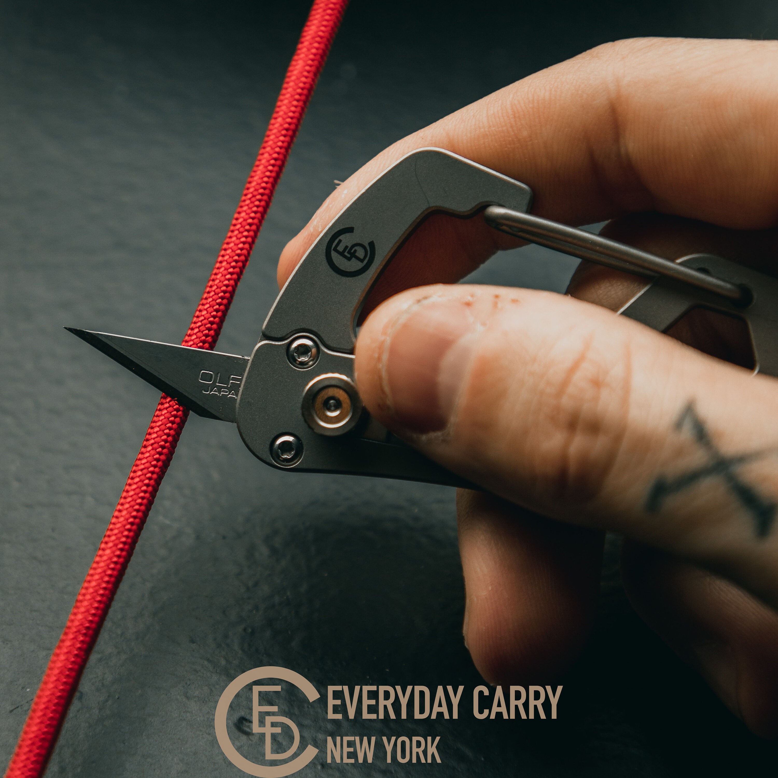 Carrybiner Titanium Carabiner Multi Tool With Utility Knife Minimalist ...
