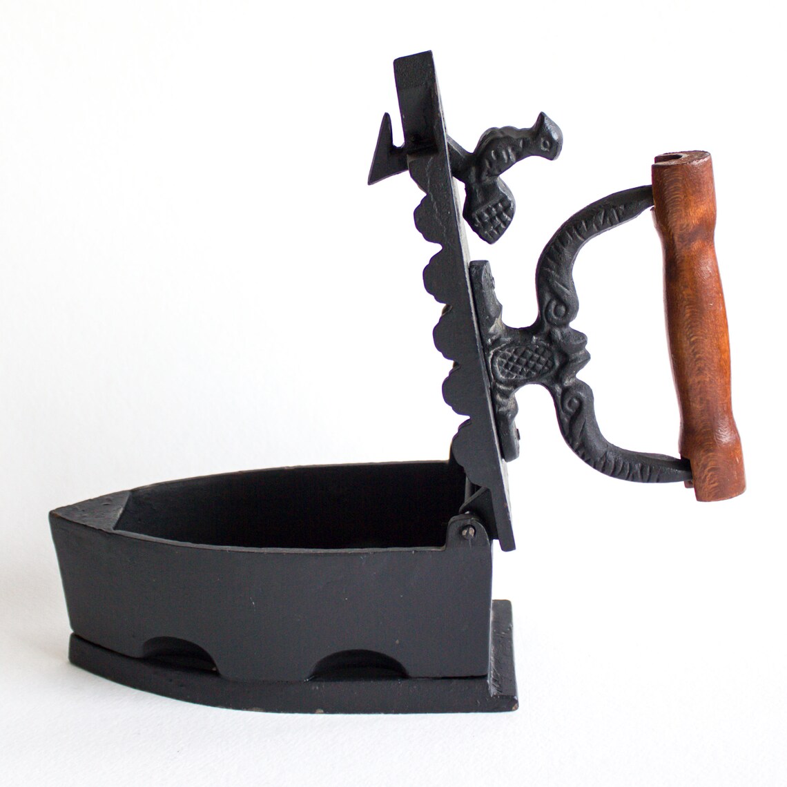 Vintage Antique Coal Fired Clothes Iron Hand Forged Cast Iron Made in ...