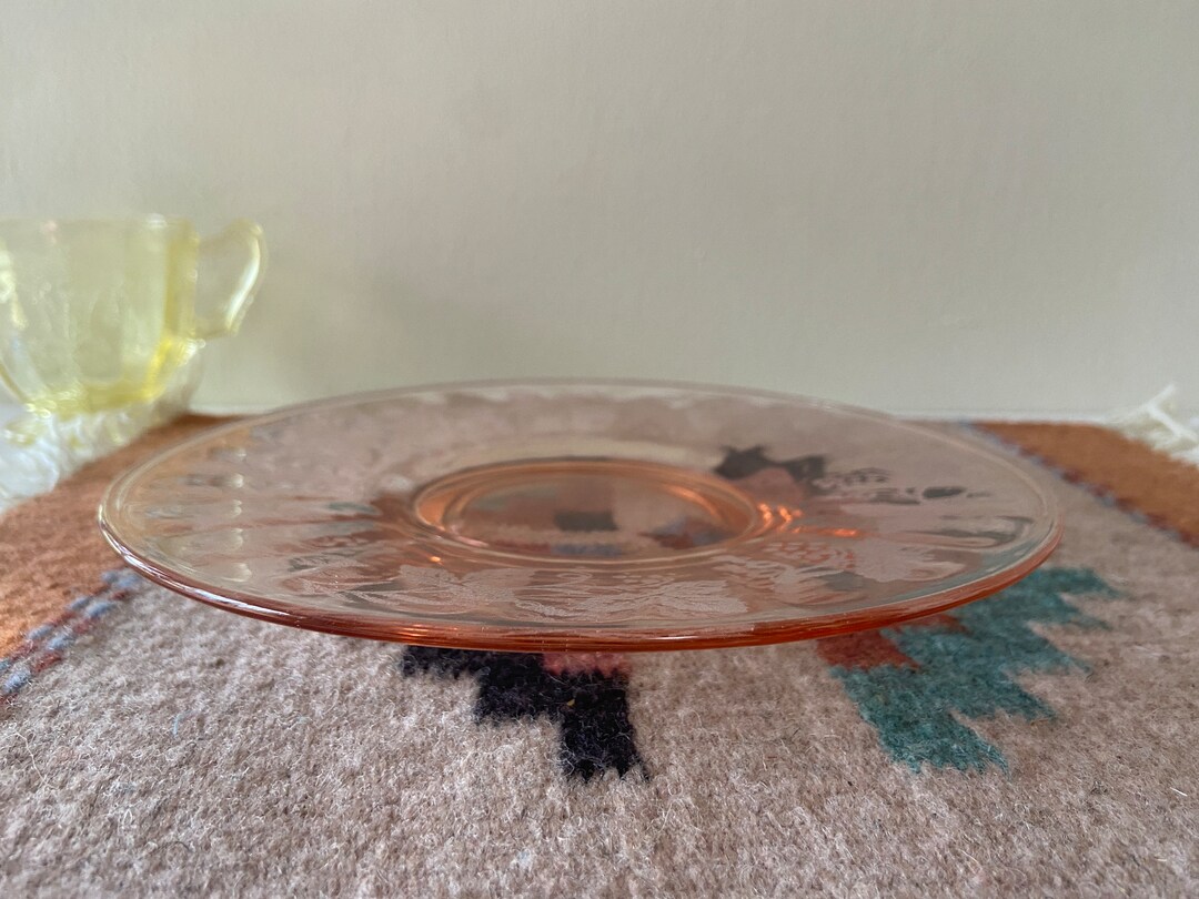 Bartlett Collins Pink Depression Glass Dinner Plate - Grapeseed Pattern ...
