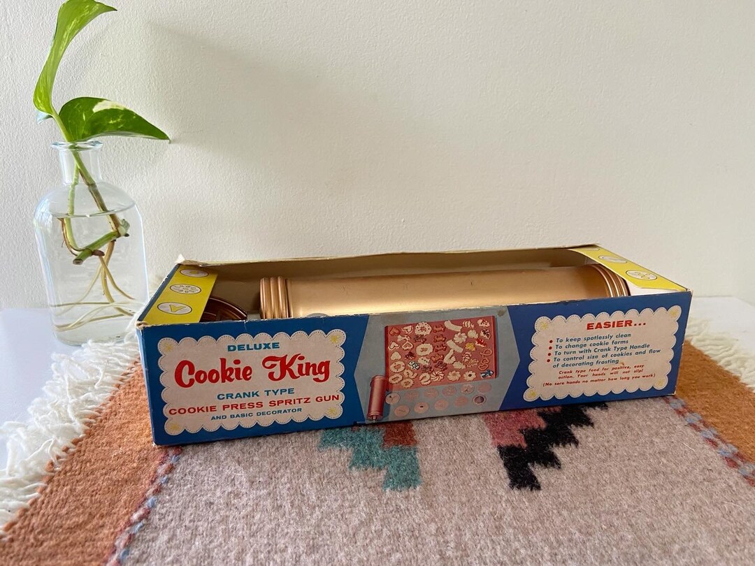 Vintage Deluxe Cookie King Crank Press Spritz Gun With 10 Decorating ...