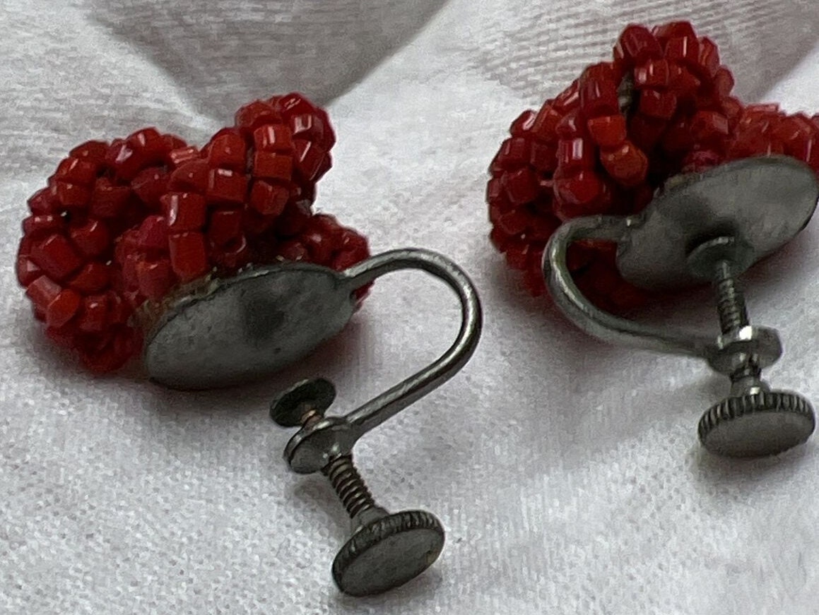 Vintage Ruby Red Seed Bead Love Knot Earrings Screw Back READ - Etsy